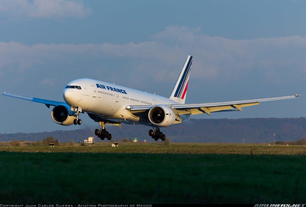 A trip on Air France flight 345 | Un vol sur Air France 345